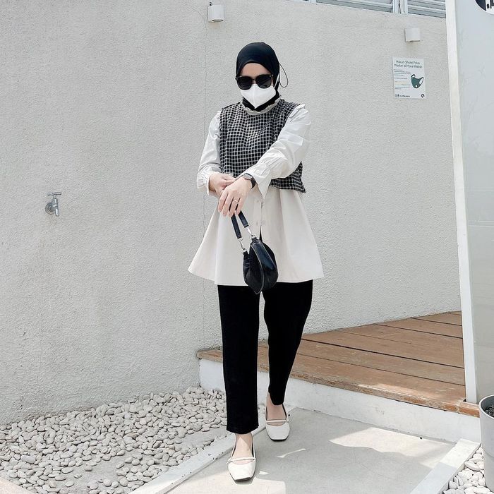 Style Kemeja Putih Wanita Berhijab Yang Bikin Tampil Modis - Happy Dyah